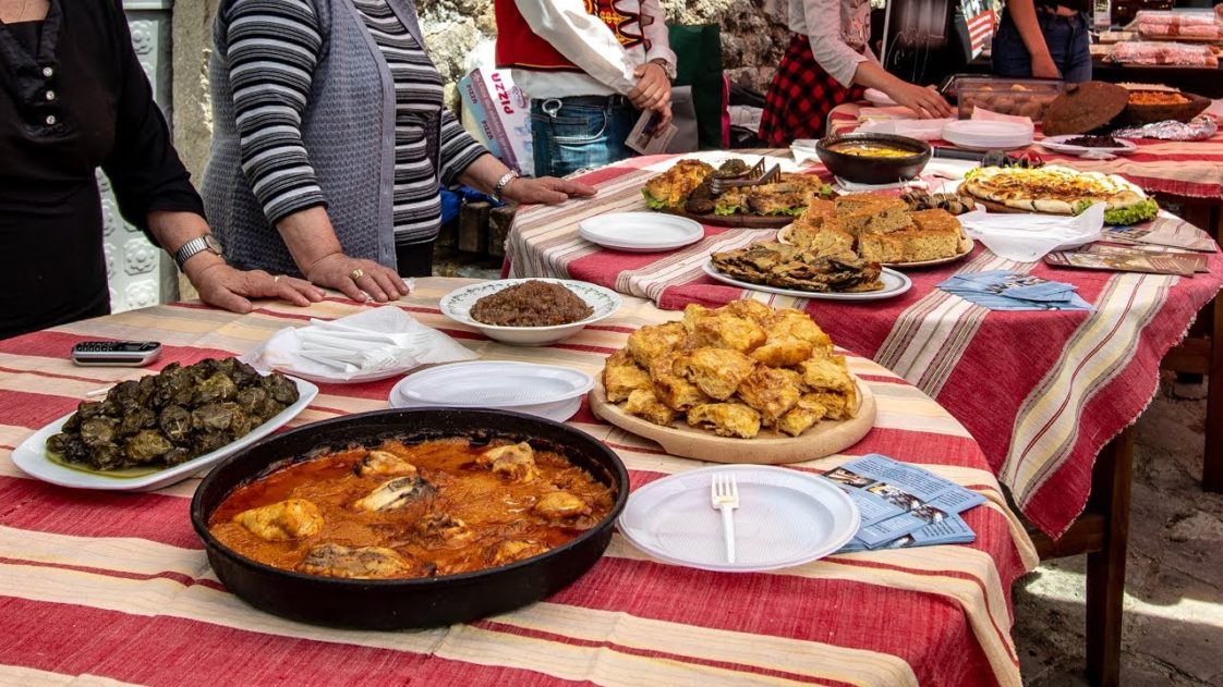Was man in Albanien essen kann, zwischen Burek und Baklava - Albanien ...
