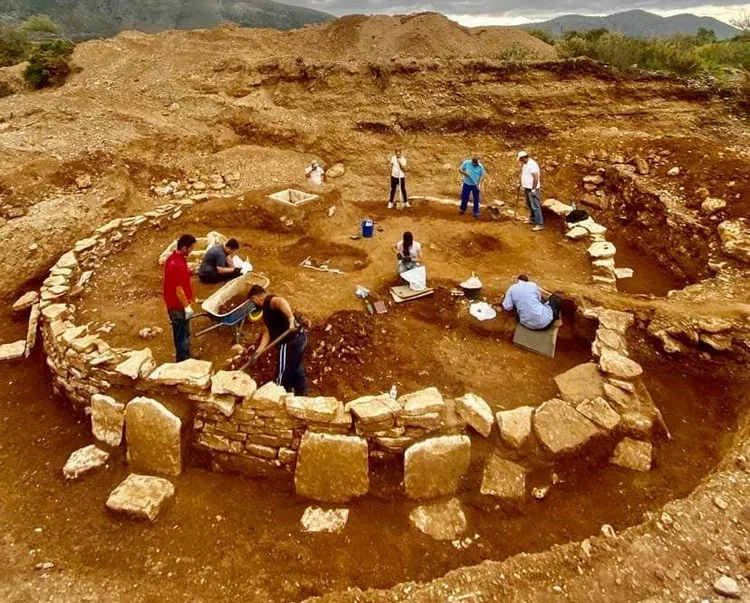 The third mound in Himare, prehistoric evidence of the burial rite ...